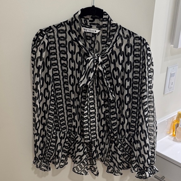 Zara | Tops | Zara Monochrome Chain Print Blouse | Poshmark